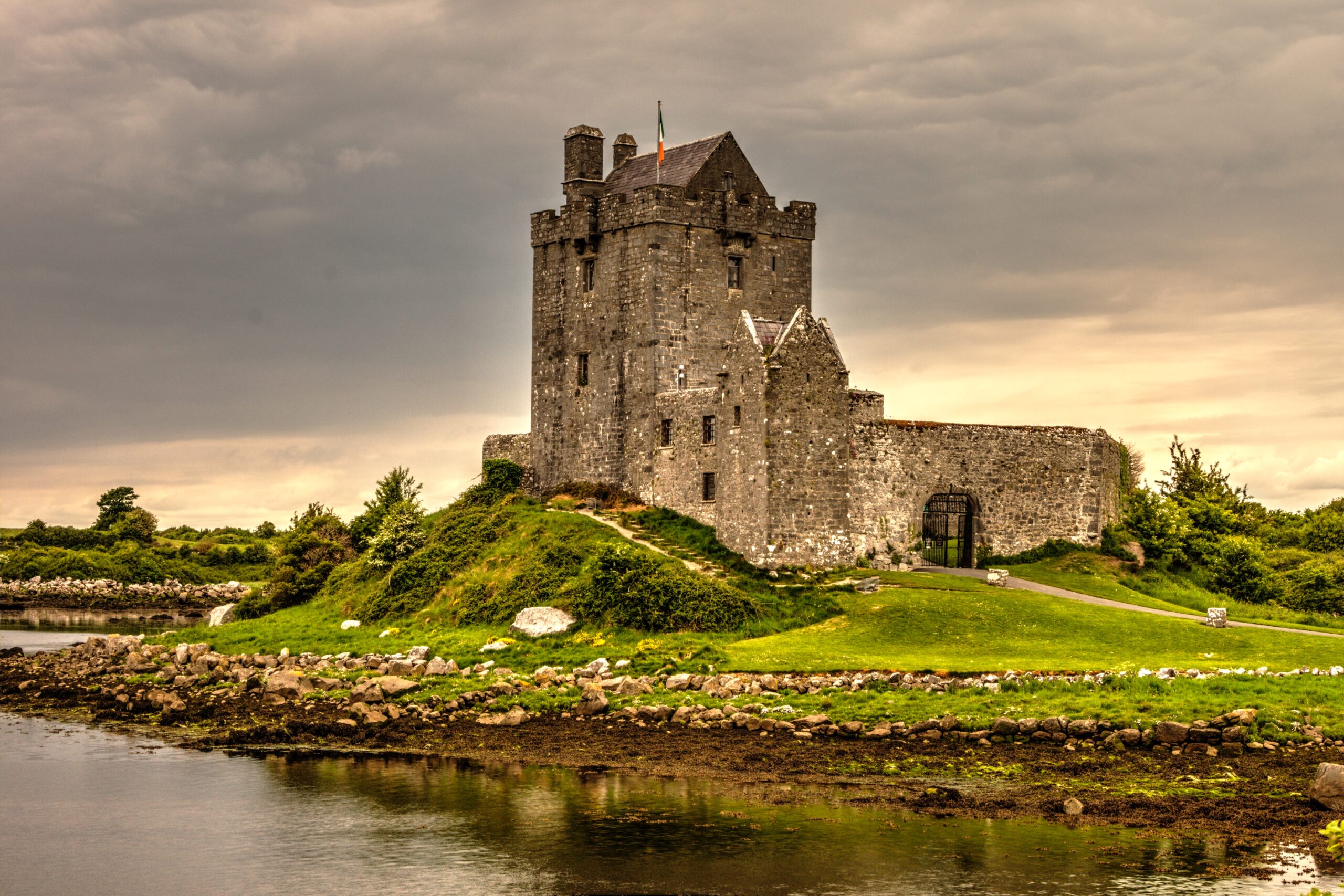 Travel Vaccines & Health Tips for Traveling to Ireland - Runway Health